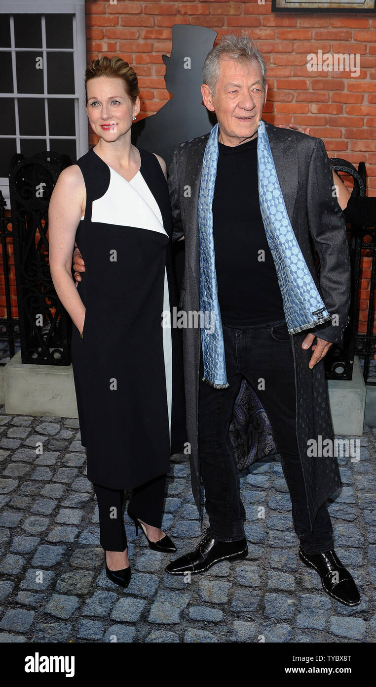 American actress laura linney hi-res stock photography and images - Alamy