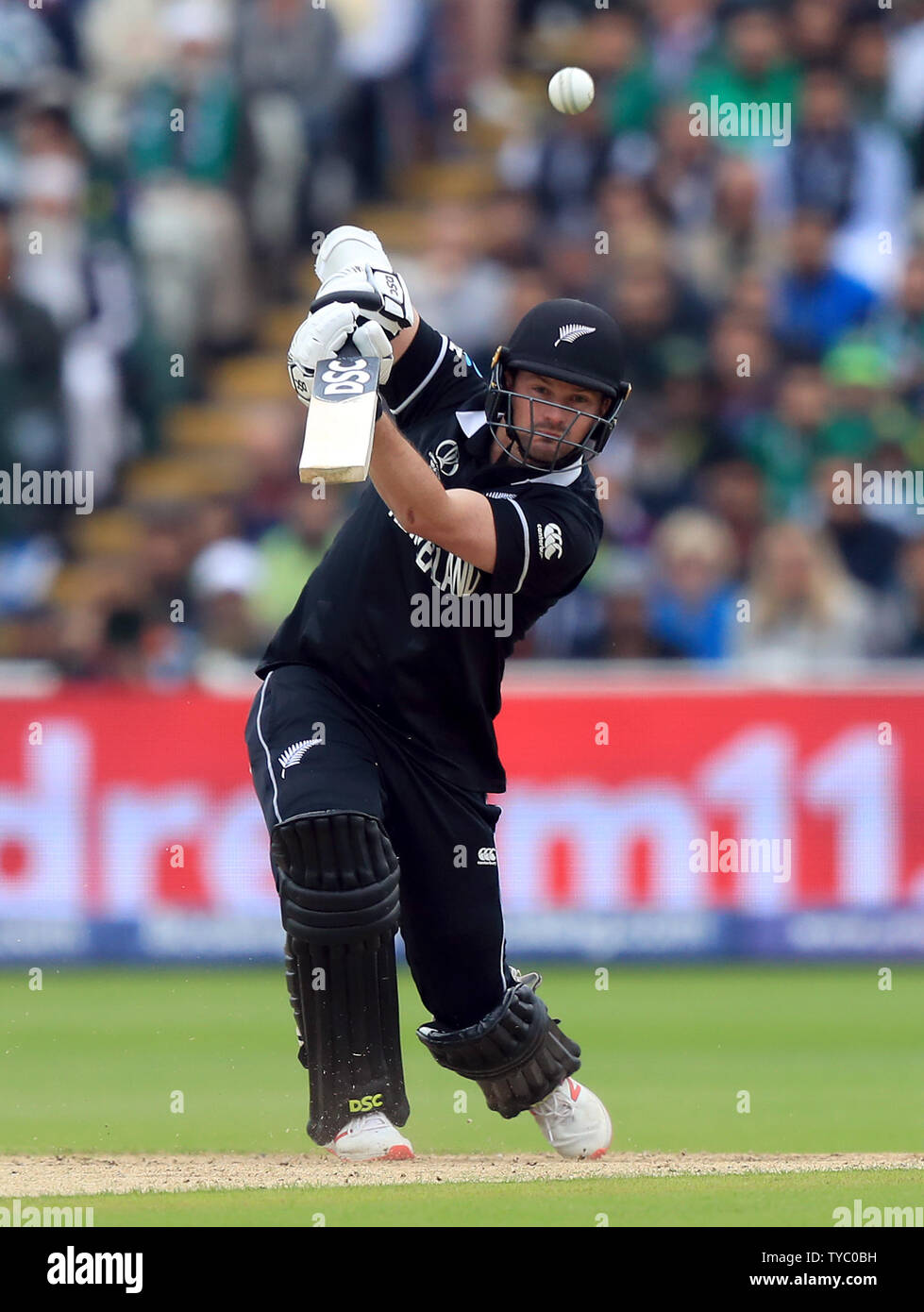 New zealands colin munro batting hi-res stock photography and images ...