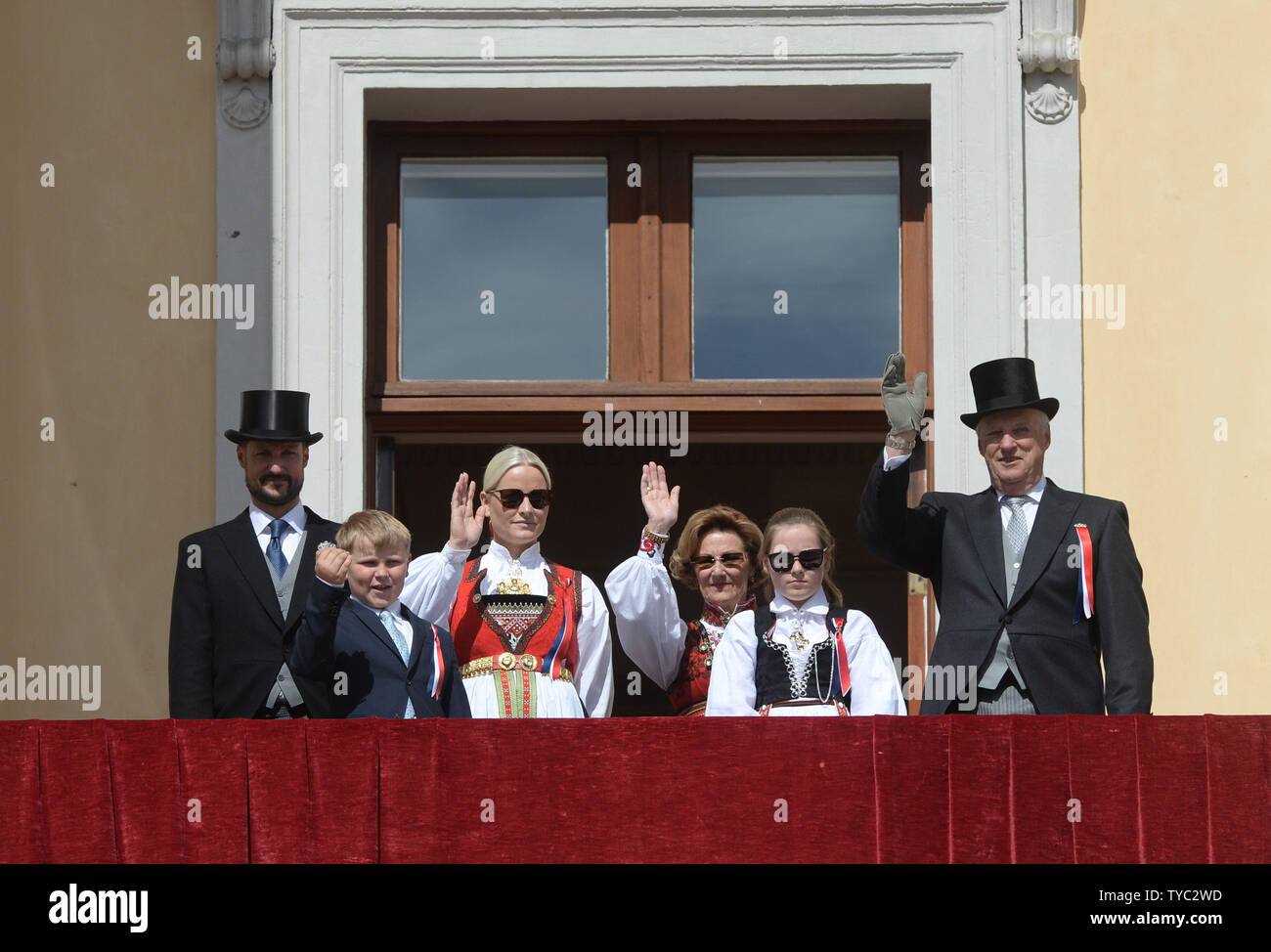King Harald V, Queen Sonja, Crown Prince Haakon, Crown Princess Mette ...