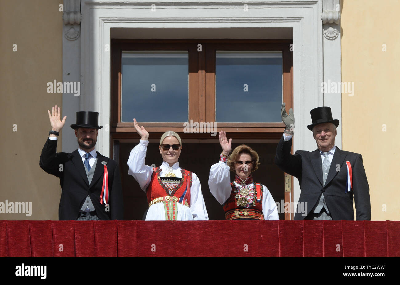 King Harald V, Queen Sonja, Crown Prince Haakon and Crown Princess ...