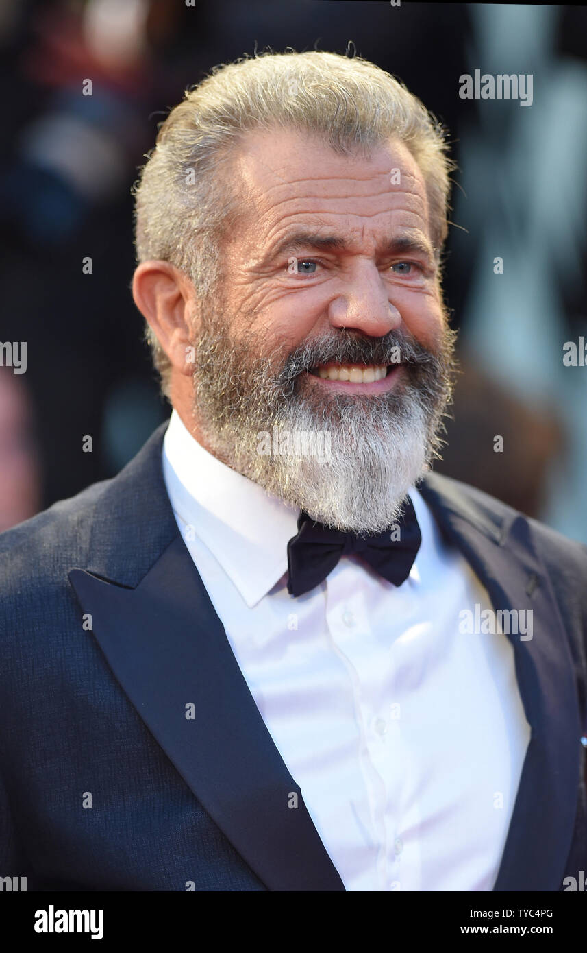 Australian actor Mel Gibson attends the premiere for Hacksaw Ridge ...