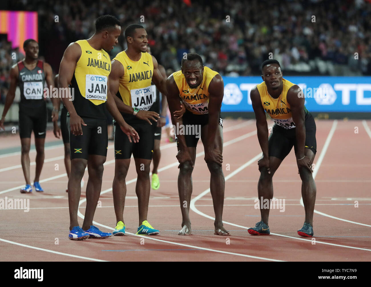 Mens 4 x 100 metres relay hi-res stock photography and images - Alamy