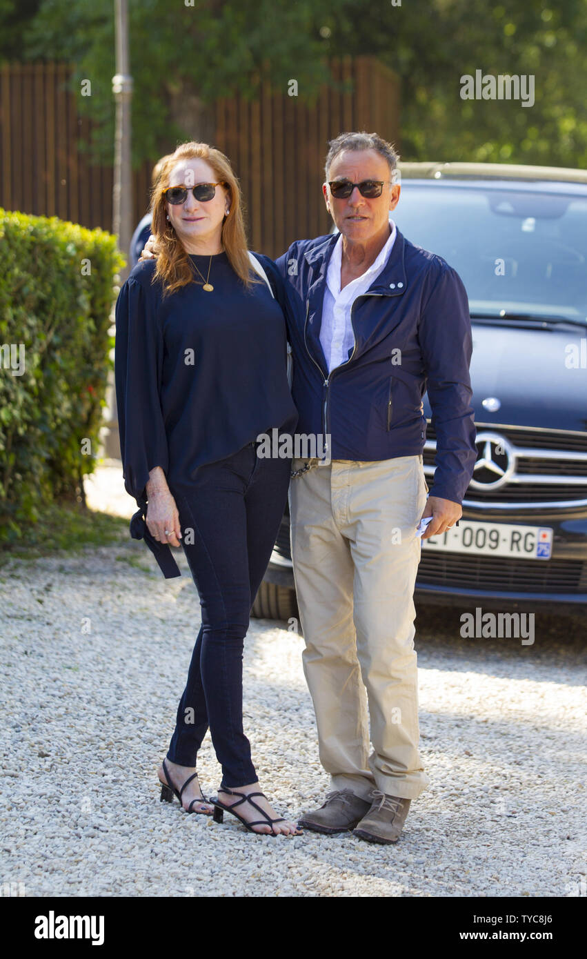 ***No WEB*** Rome, the famous American singer Bruce Springsteen ...