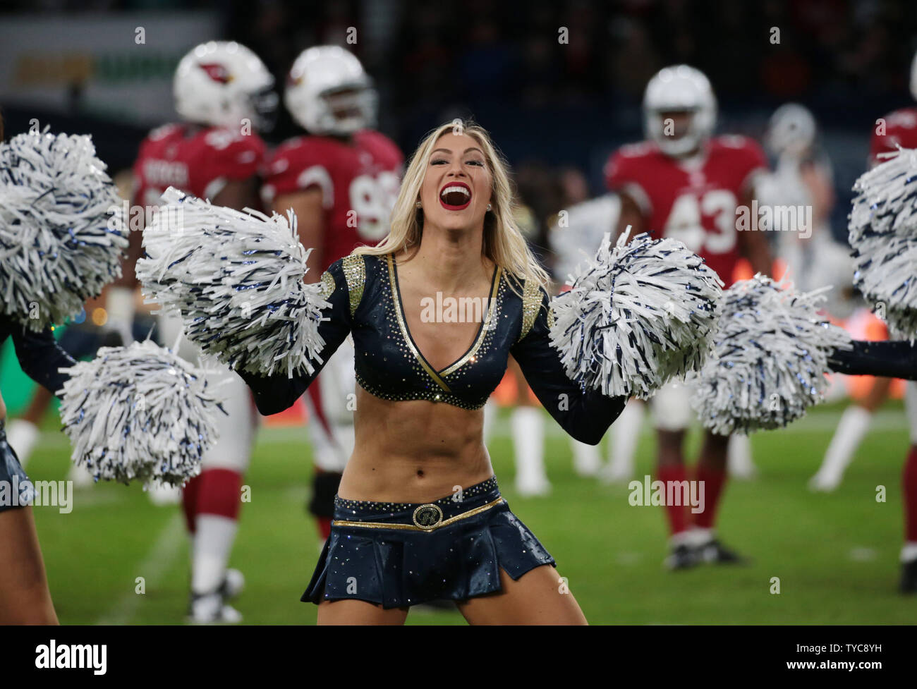 Los Angeles Rams Cheerleaders High Resolution Stock Photography and ...