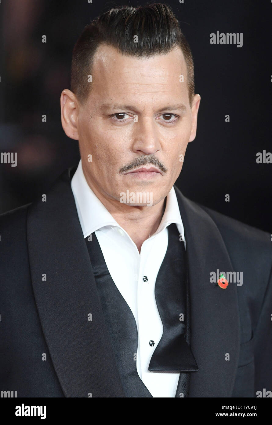 American actor Johnny Depp attends the world premiere of Murder On The ...