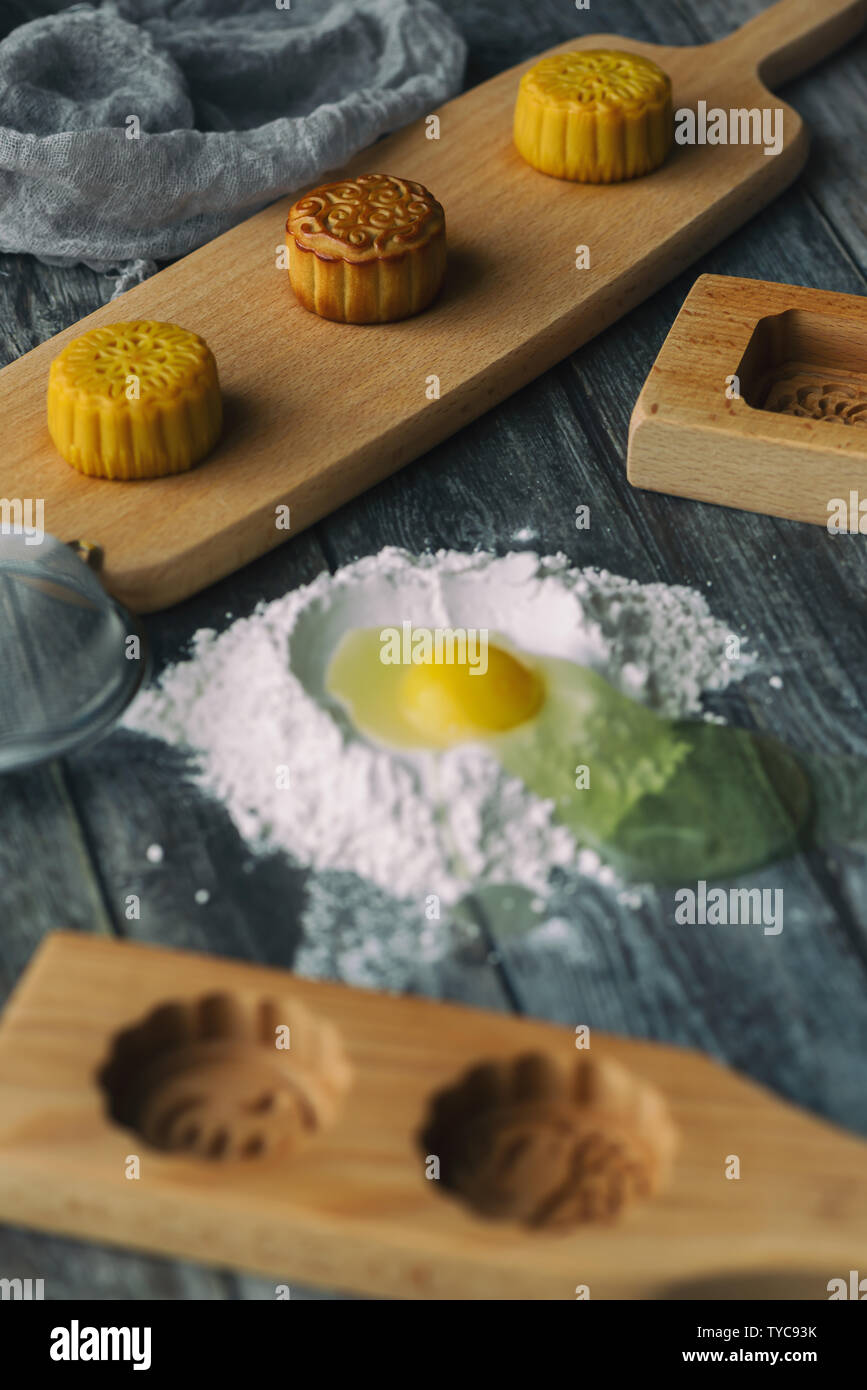 Mid-Autumn Festival Chinese traditional pastry moon cakes Stock Photo ...