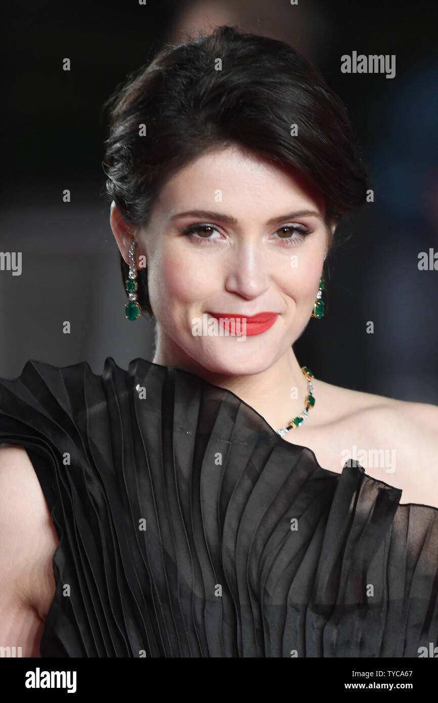 English actress gemma arterton hi-res stock photography and images - Alamy
