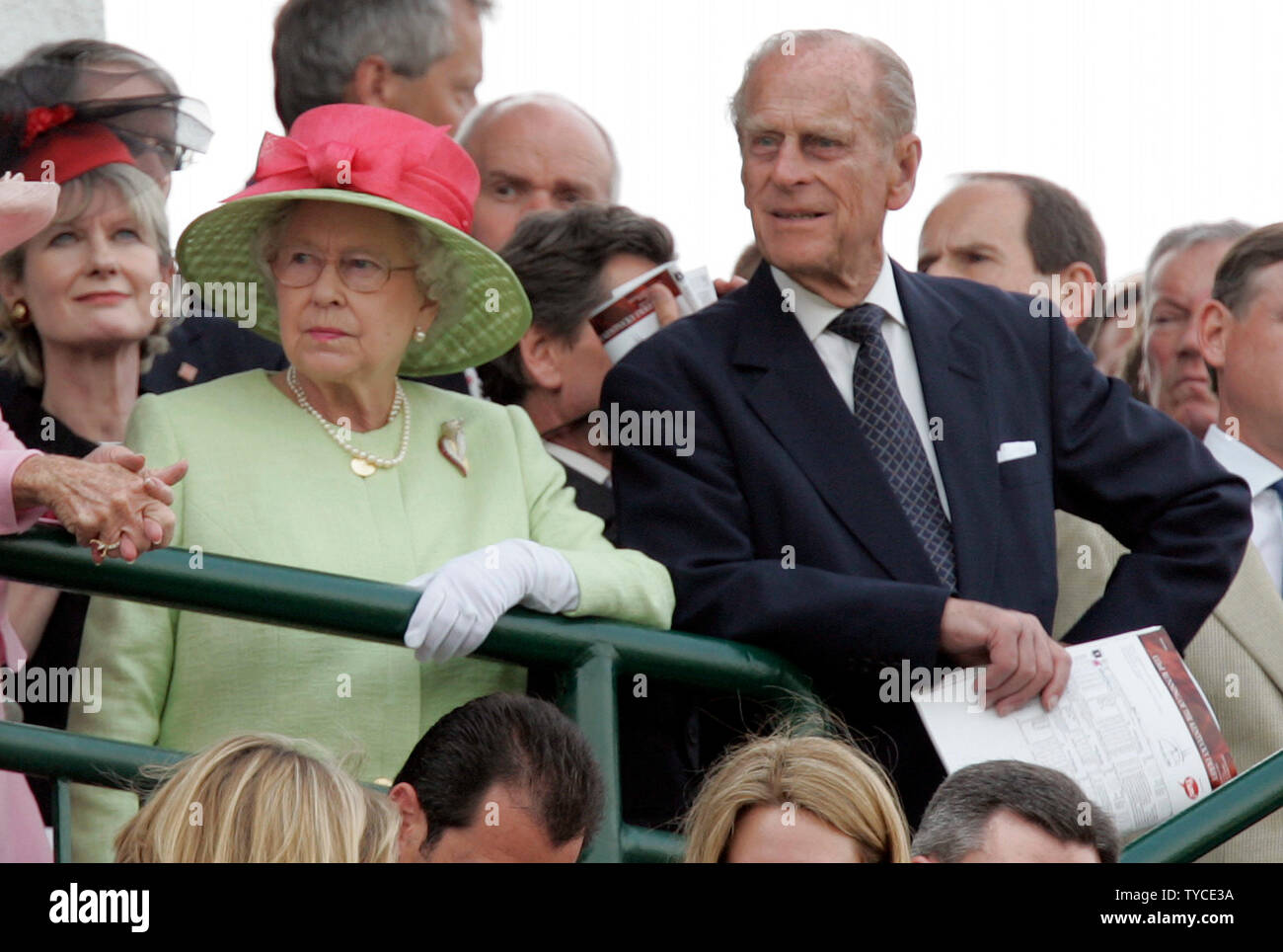 Kentucky derby queen elizabeth ii hi-res stock photography and images ...
