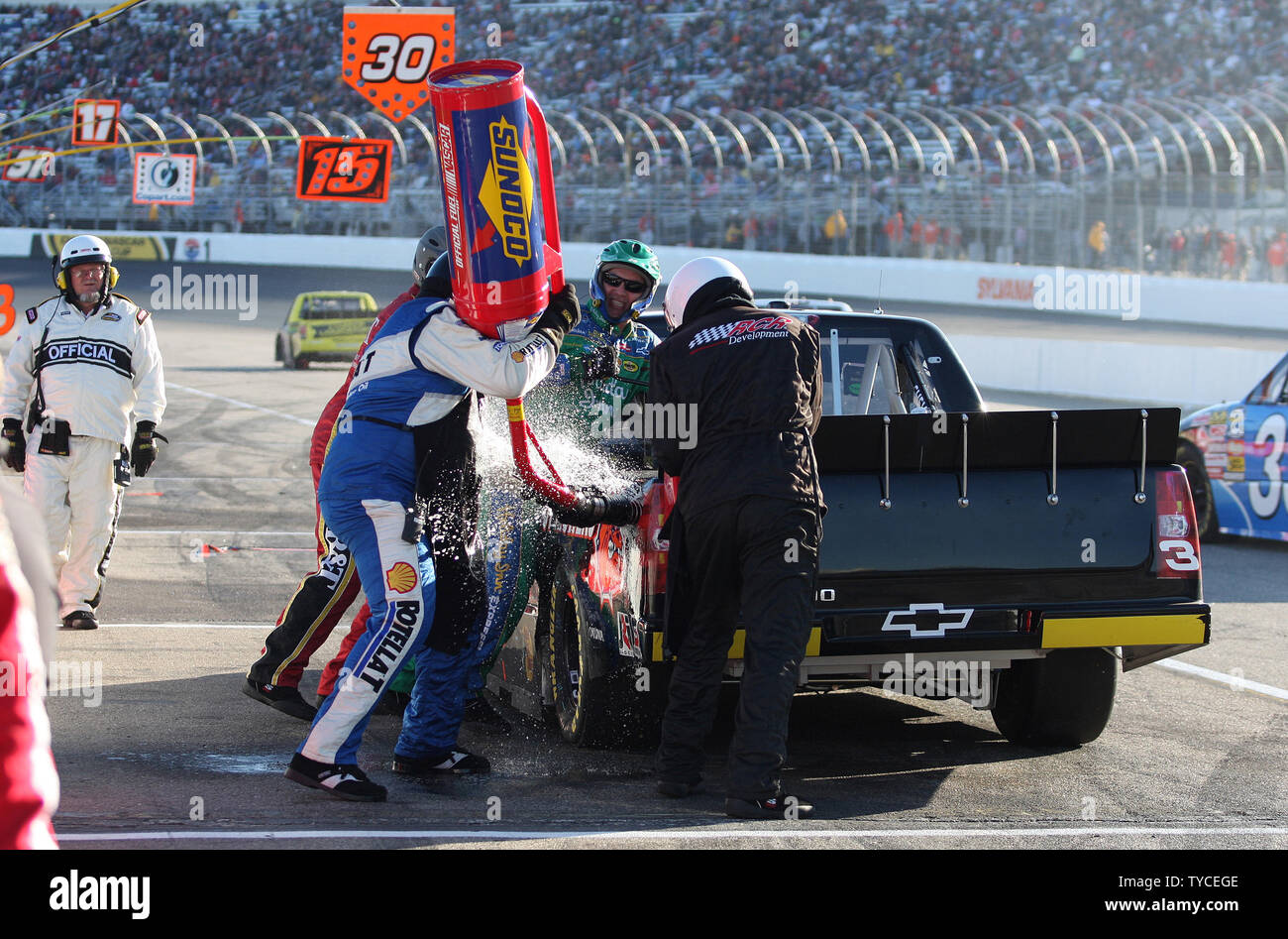 Nascar truck series hi-res stock photography and images - Alamy