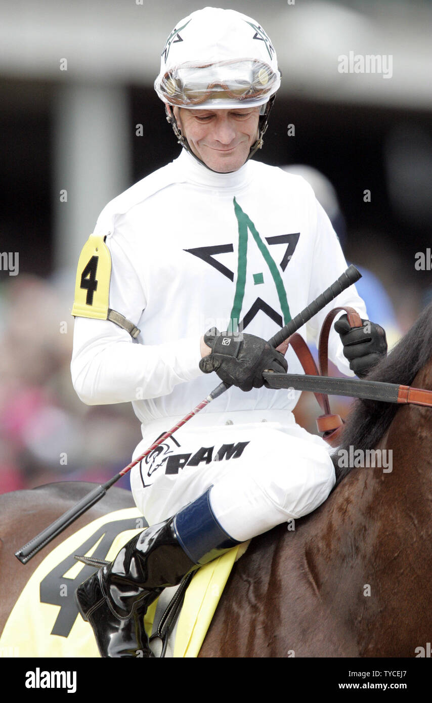 Super saver kentucky derby 2010 hi-res stock photography and images - Alamy