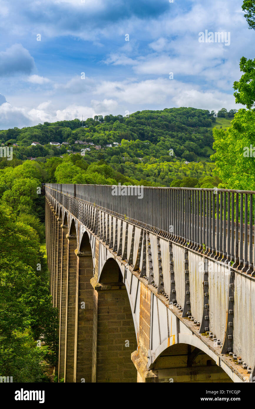 Pontcysyllte aqueduct is the highest navigable aqueduct ever built and ...