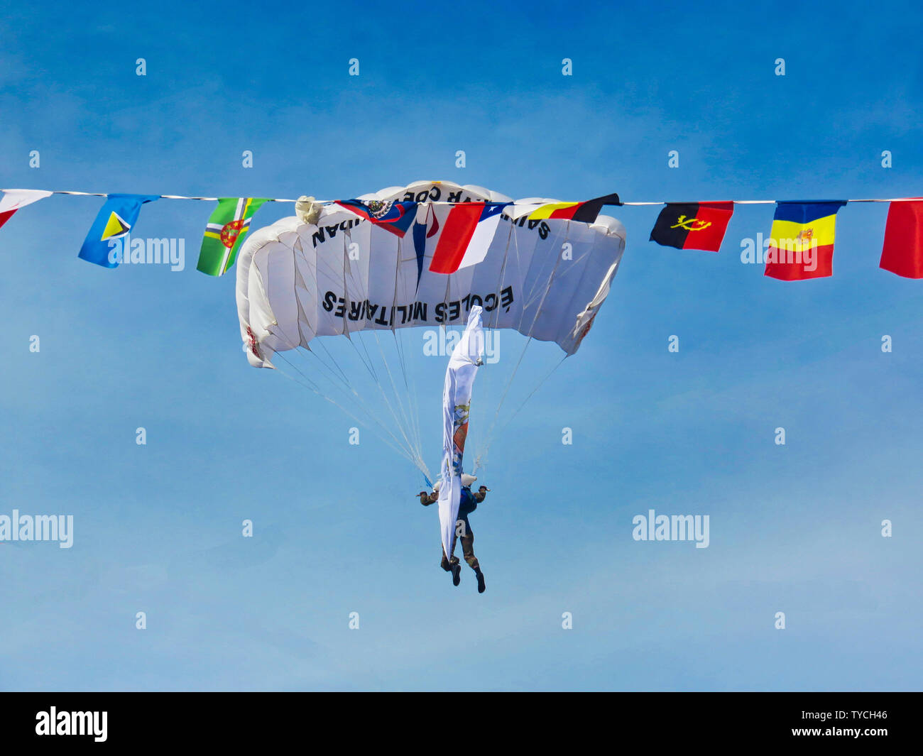Parachute landing normandy hi-res stock photography and images - Alamy