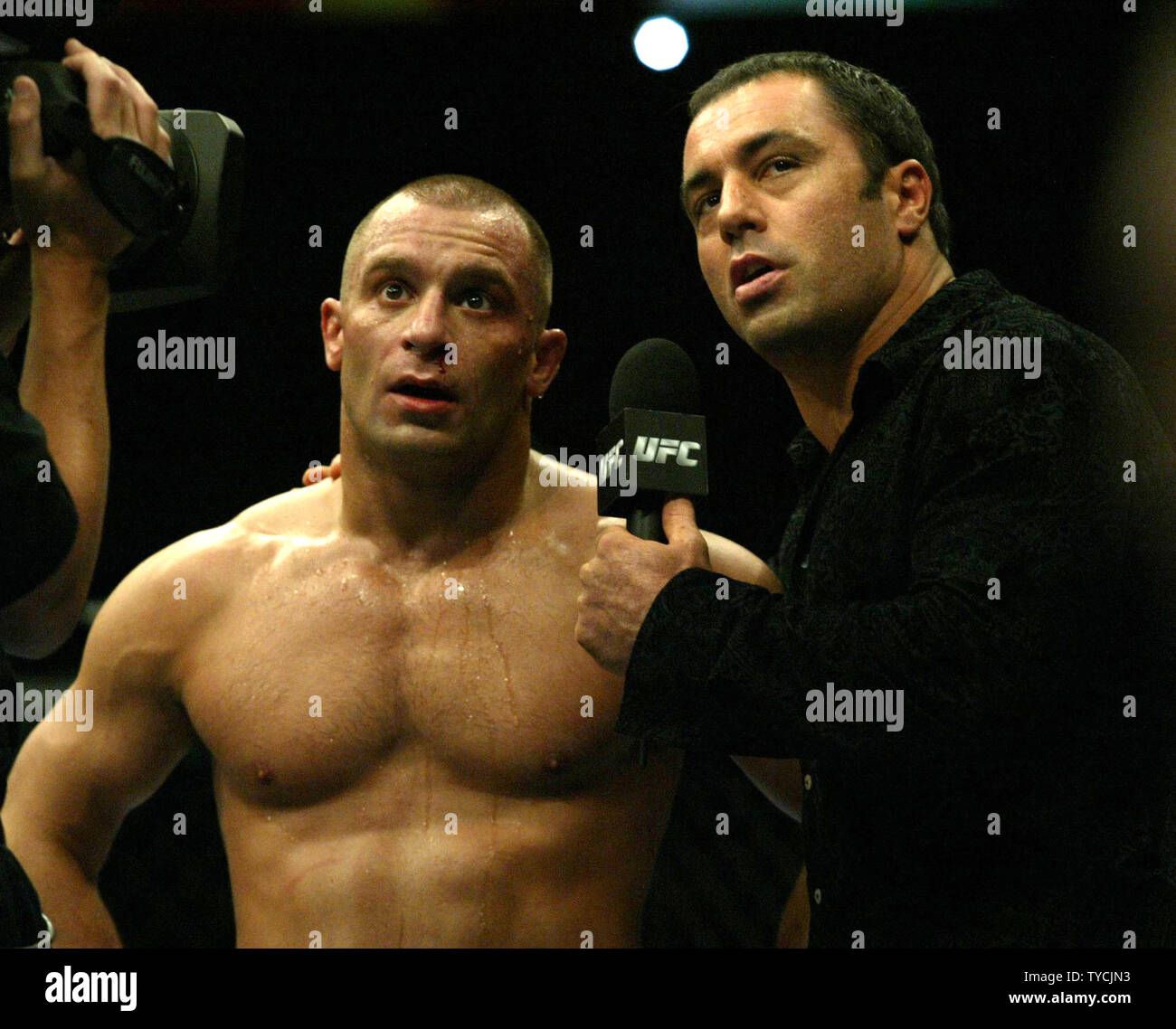 Frank Mir of Las Vegas won the Heavyweight UFC title over Tim Sylva in ...