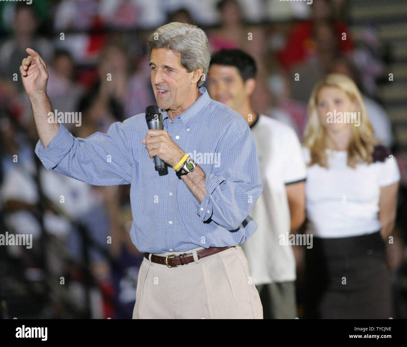 John Kerry speaks the Kerry for President rally attended by 20,000 at ...