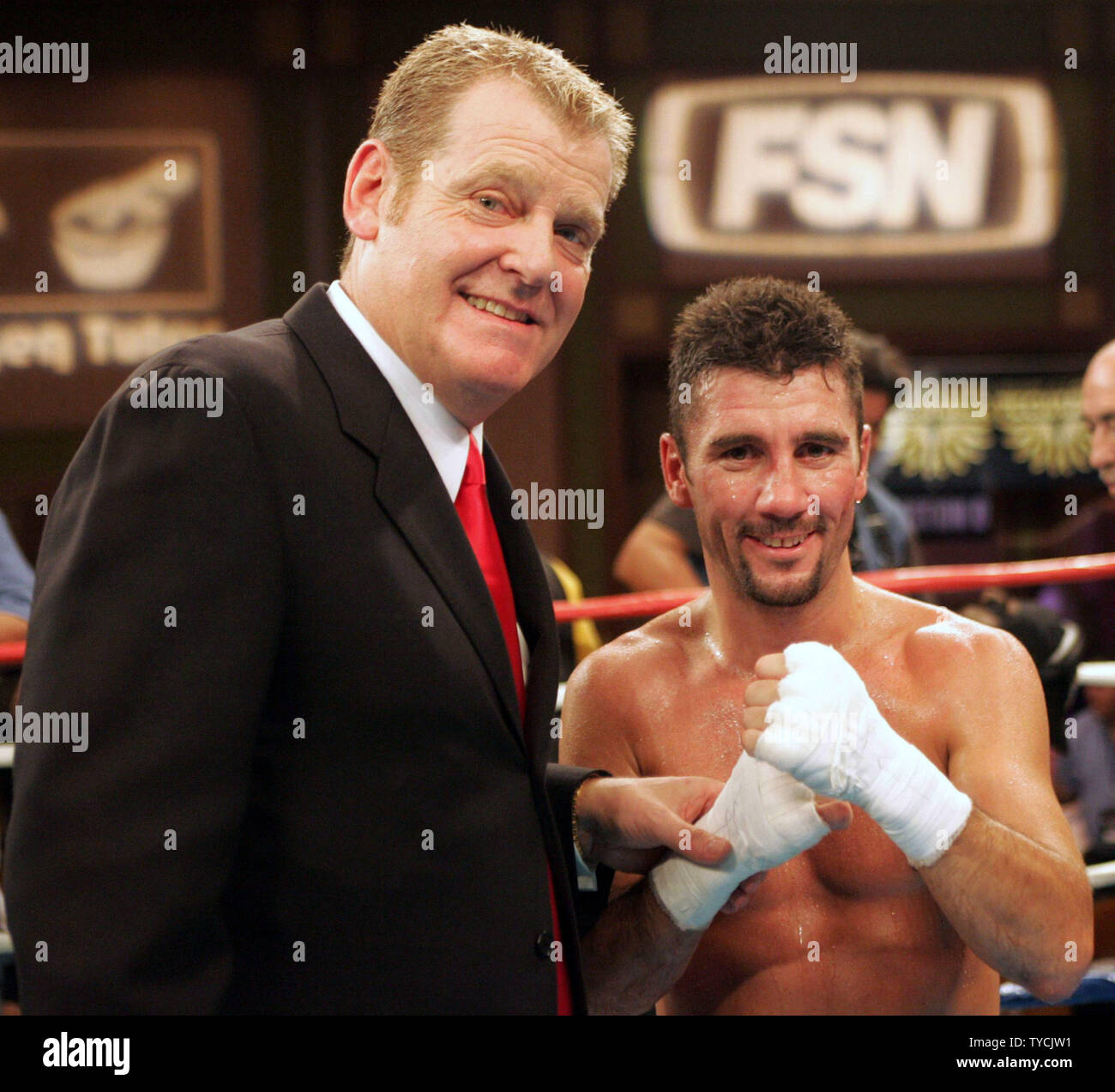 Wayne mccullough 2004 hi-res stock photography and images - Alamy