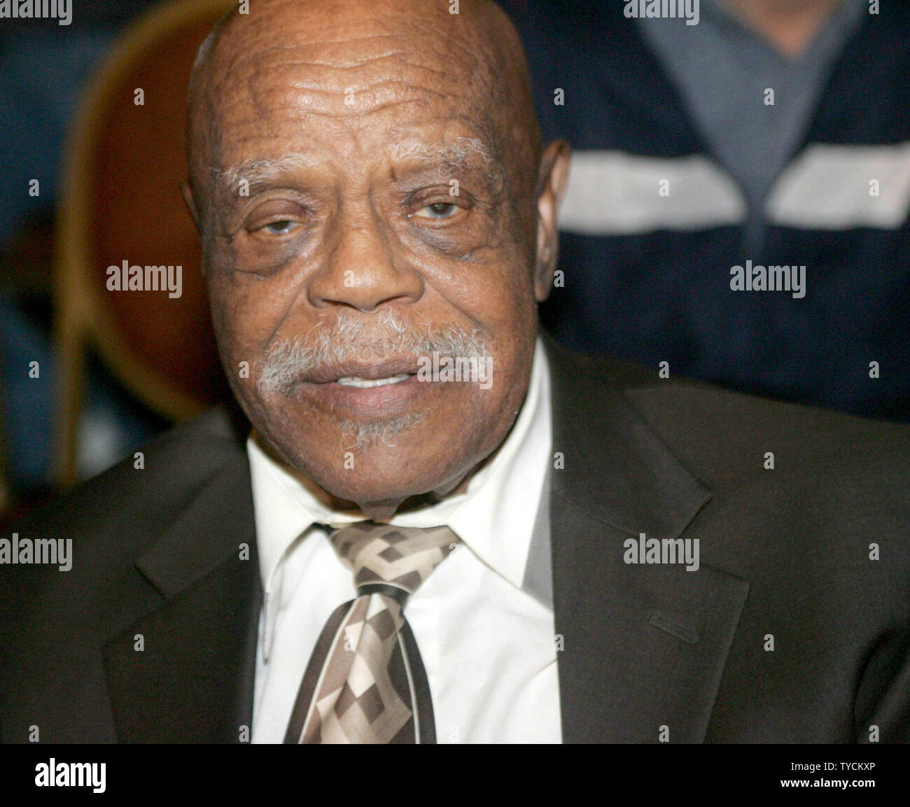 Doc roger hi-res stock photography and images - Alamy