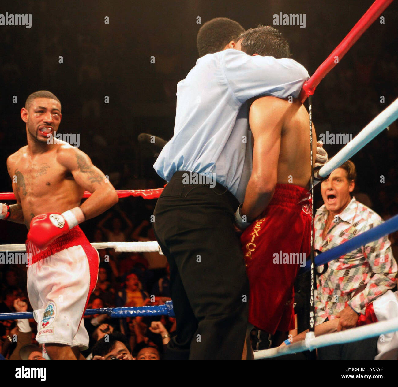 Stopping a fight hi-res stock photography and images - Alamy