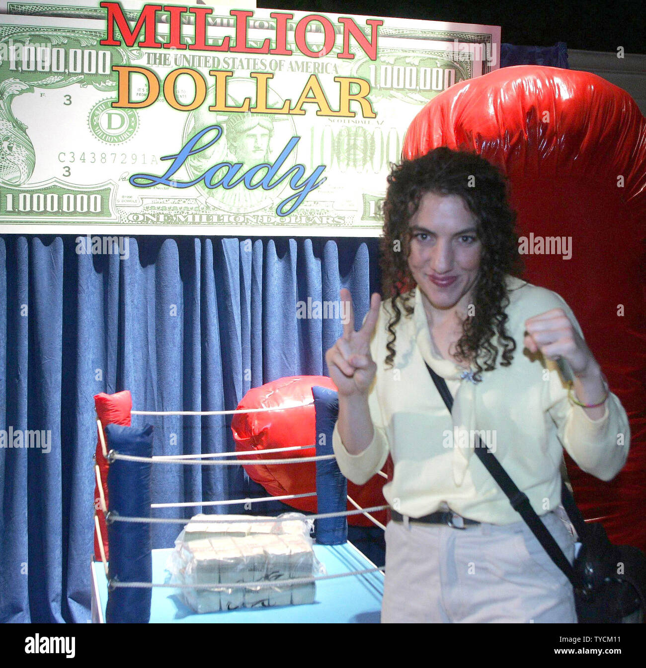 Sumya "The Island Girl" Anani who beat Christy Martin in her prime, has ...