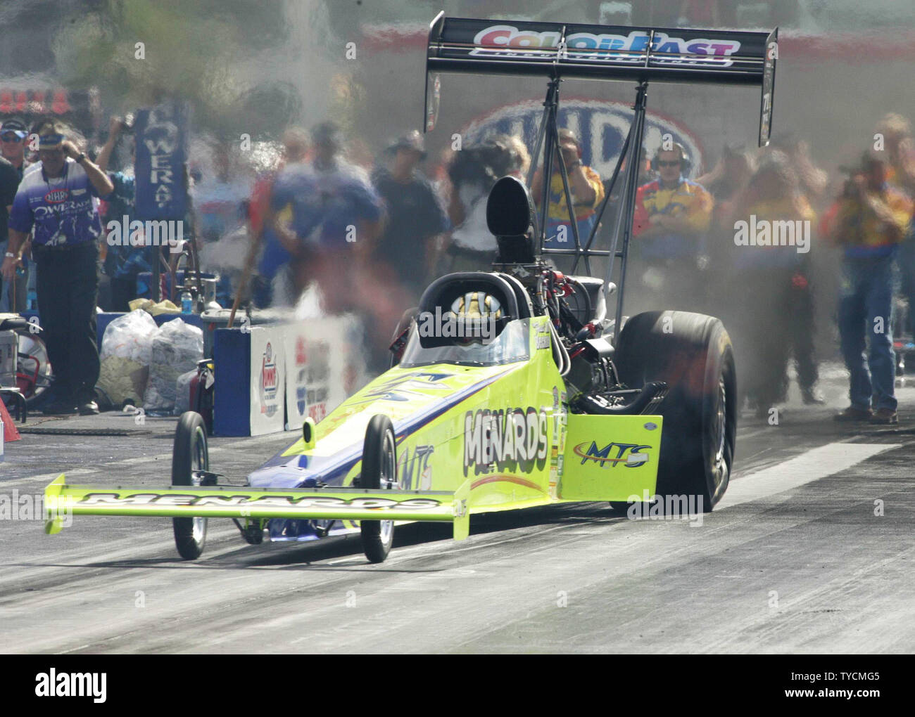 Scott Weis qualifyies for the finals of the 2005 Powerade Drag Racing ...