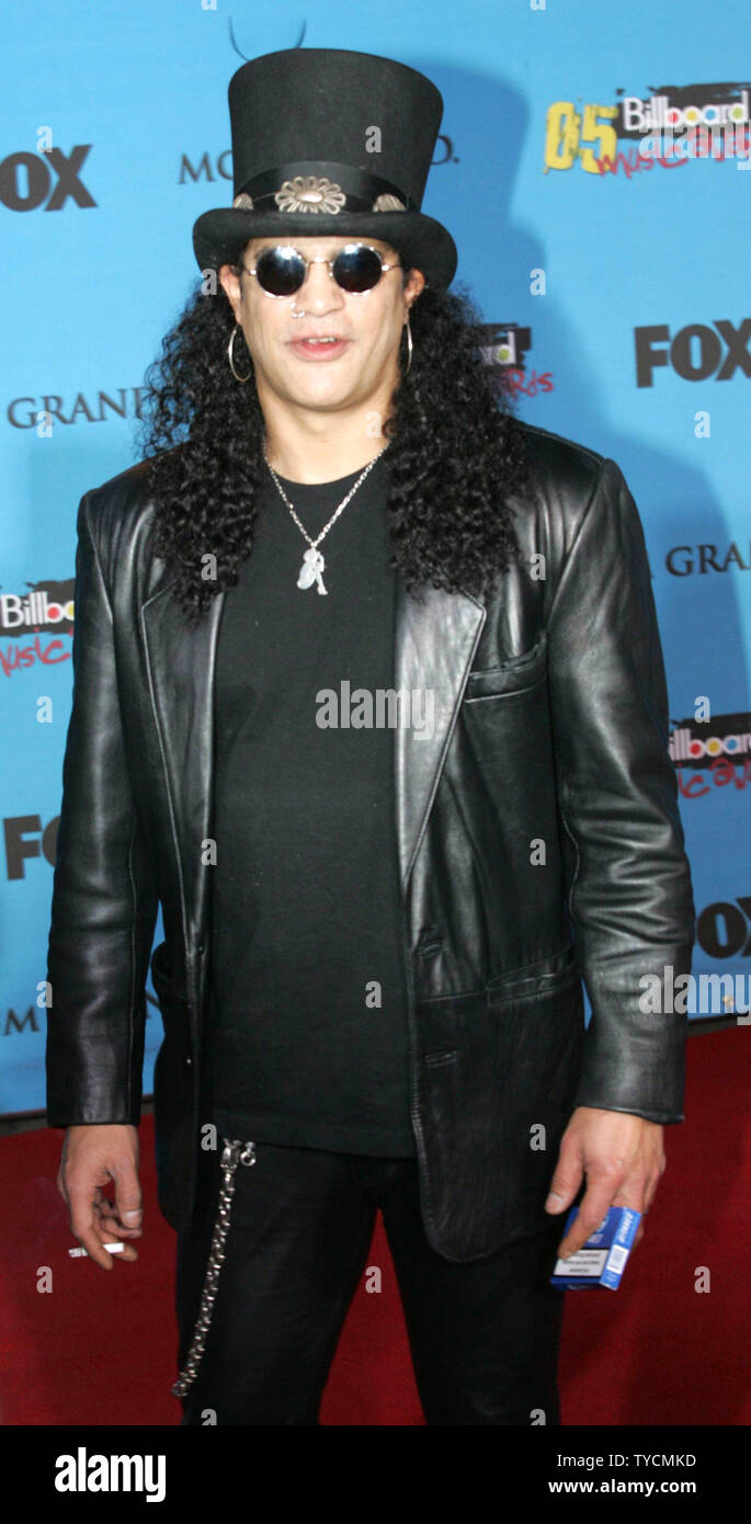 Singer Slash from Velvet Revolver arrives at the 2005 Billboard Music ...