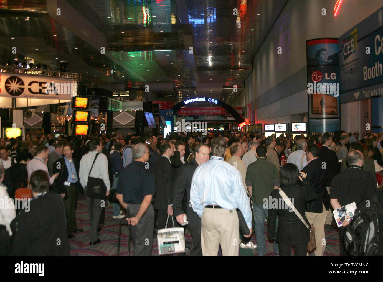 Over 200,000 visitors arrived to participate in the 2006 Consumer ...