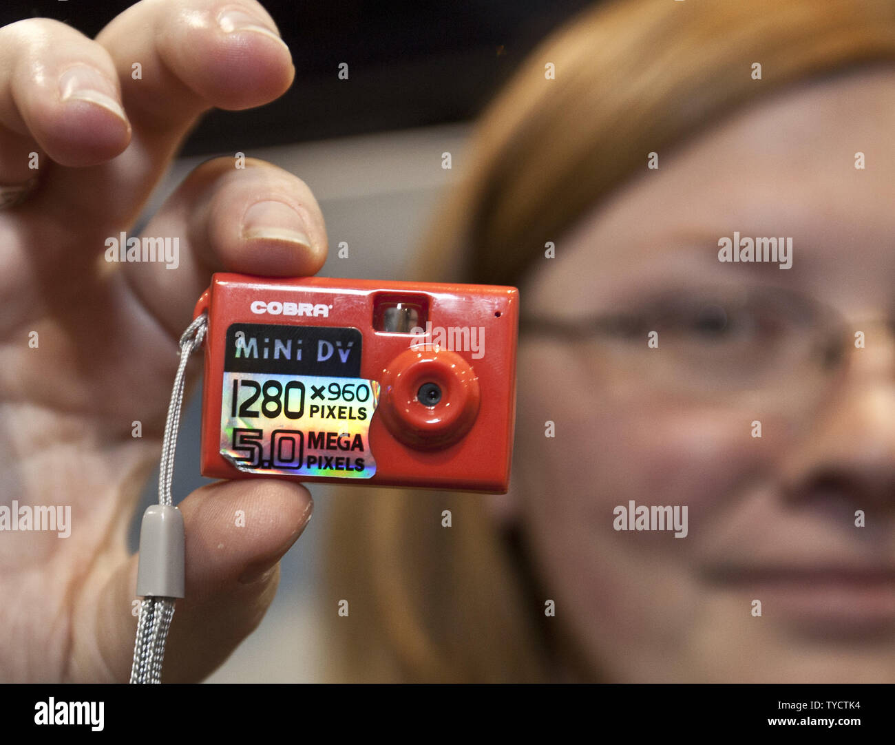 The worlds smallest camera hi-res stock photography and images - Alamy