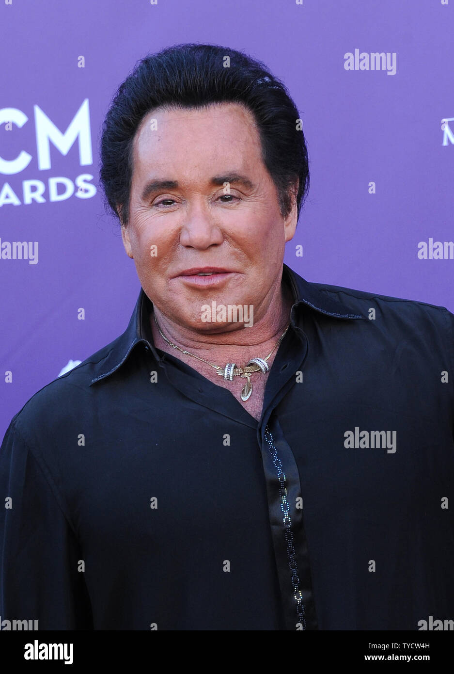 Singer Wayne Newton arrives at the 47th annual Academy of Country Music ...