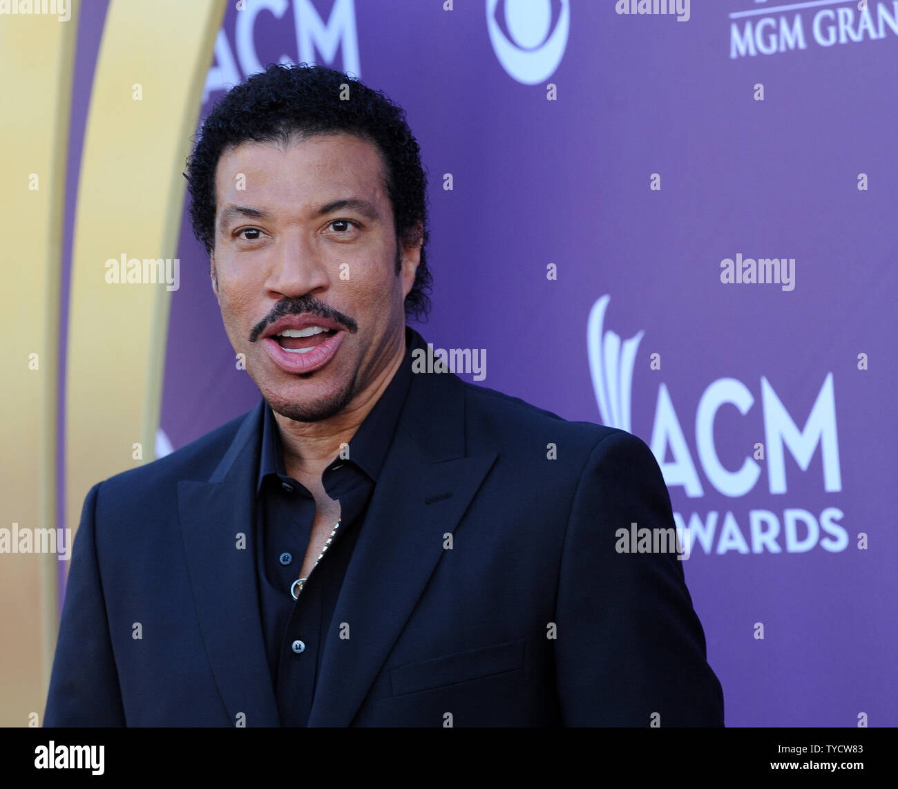 Singer Lionel Richie arrives at the 47th annual Academy of Country ...