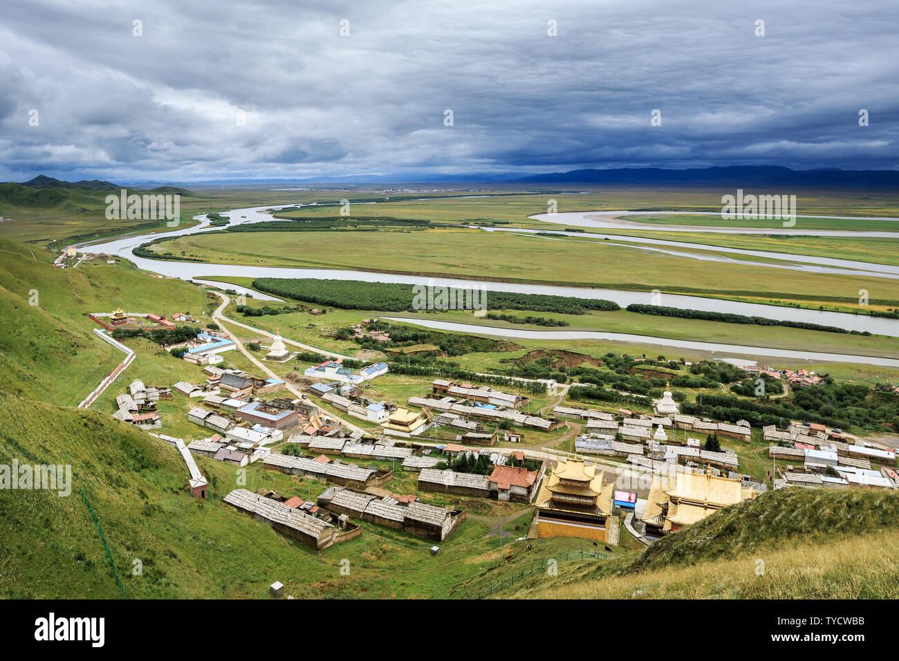 Photographed in Tangke, Sichuan, first bend of the Jiuqu Yellow River ...