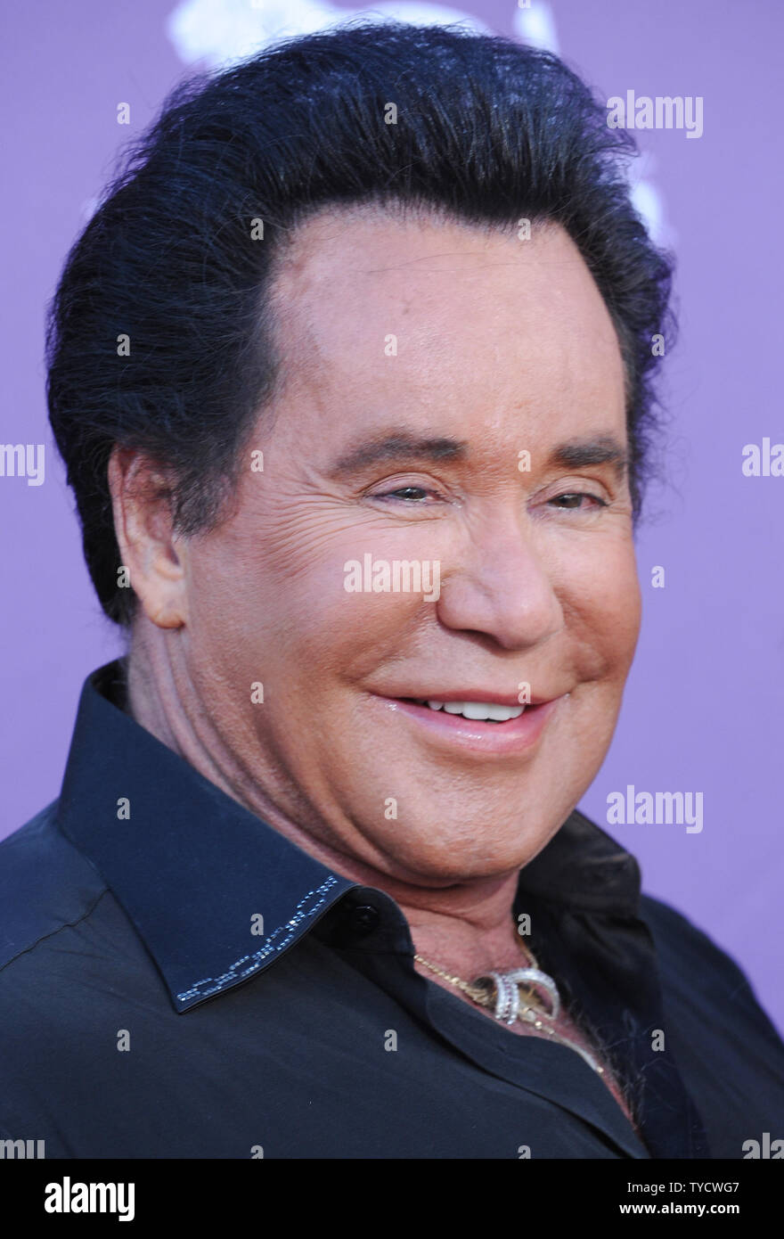 Singer Wayne Newton arrives at the 47th annual Academy of Country Music ...