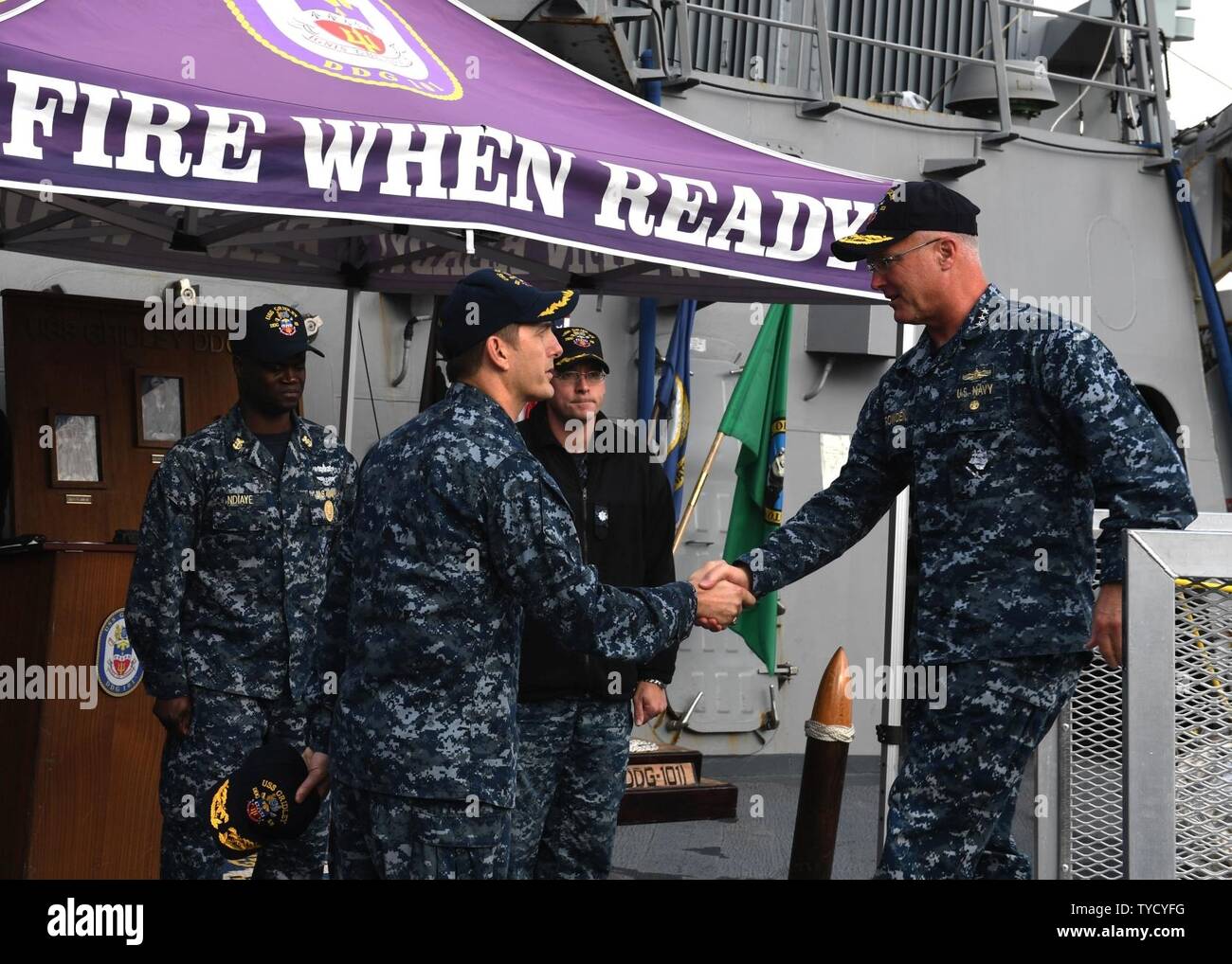 EVERETT, Wash. (Nov. 1, 2016) Vice Adm. Thomas Rowden, commander, Naval ...