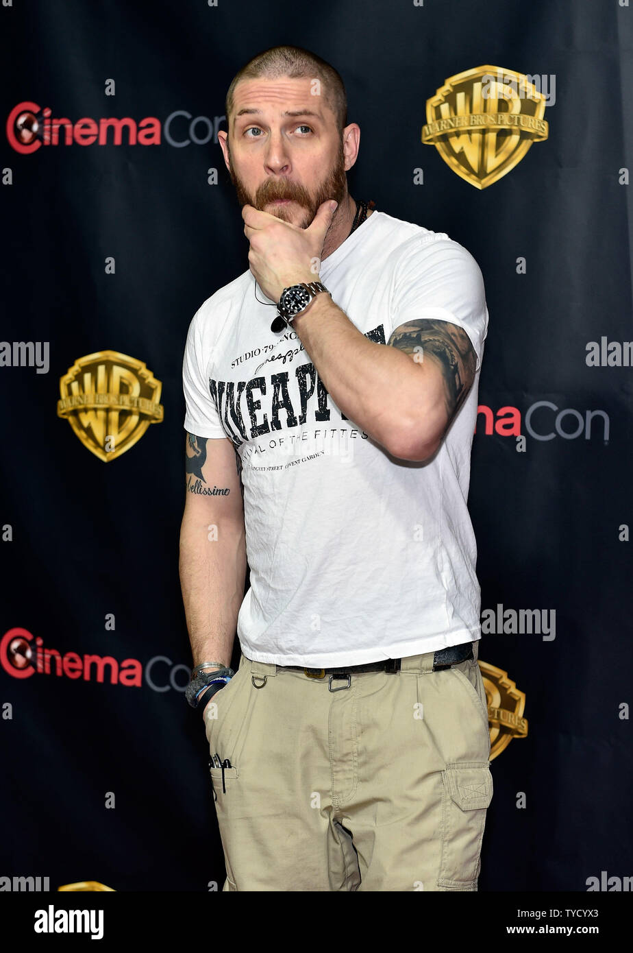 David warner actor hi-res stock photography and images - Alamy