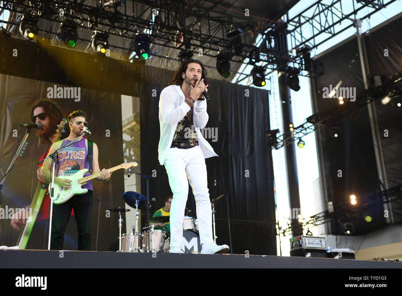 Band magic hi-res stock photography and images - Alamy