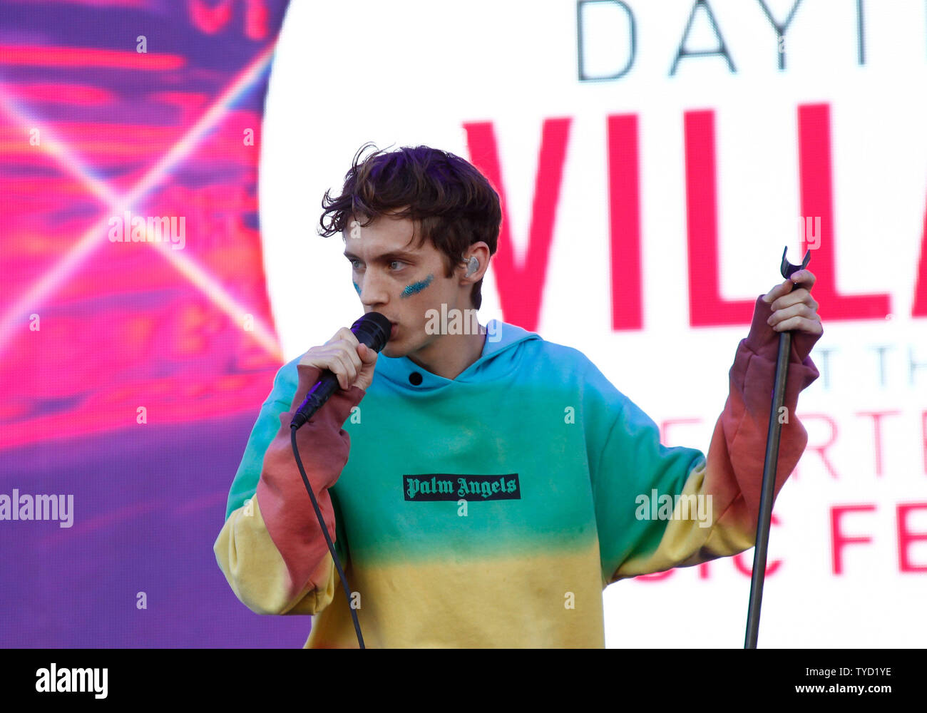 Troye sivan 2016 hi-res stock photography and images - Alamy