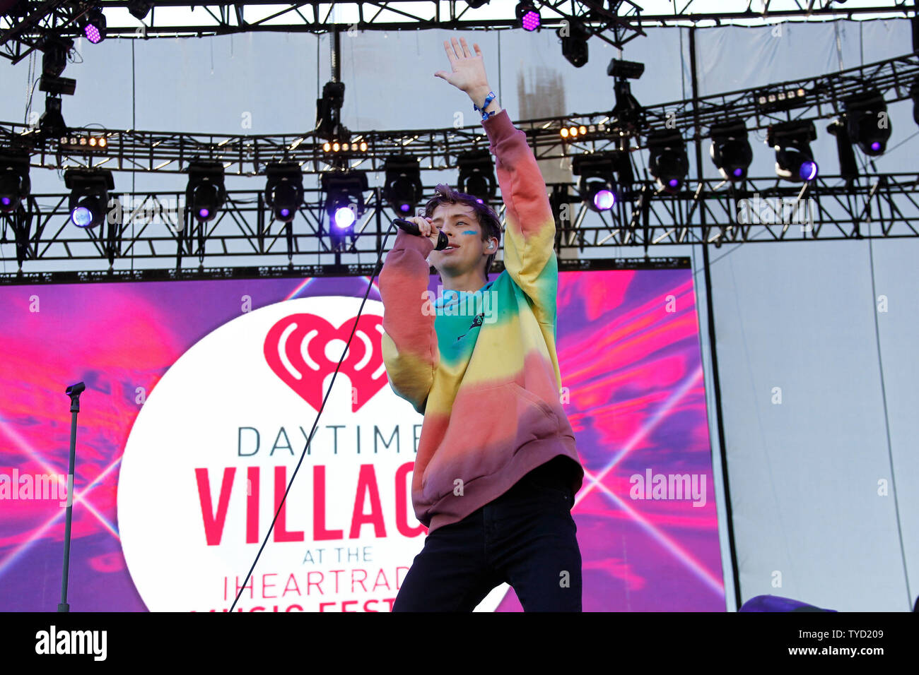 Troye sivan 2016 hi-res stock photography and images - Alamy