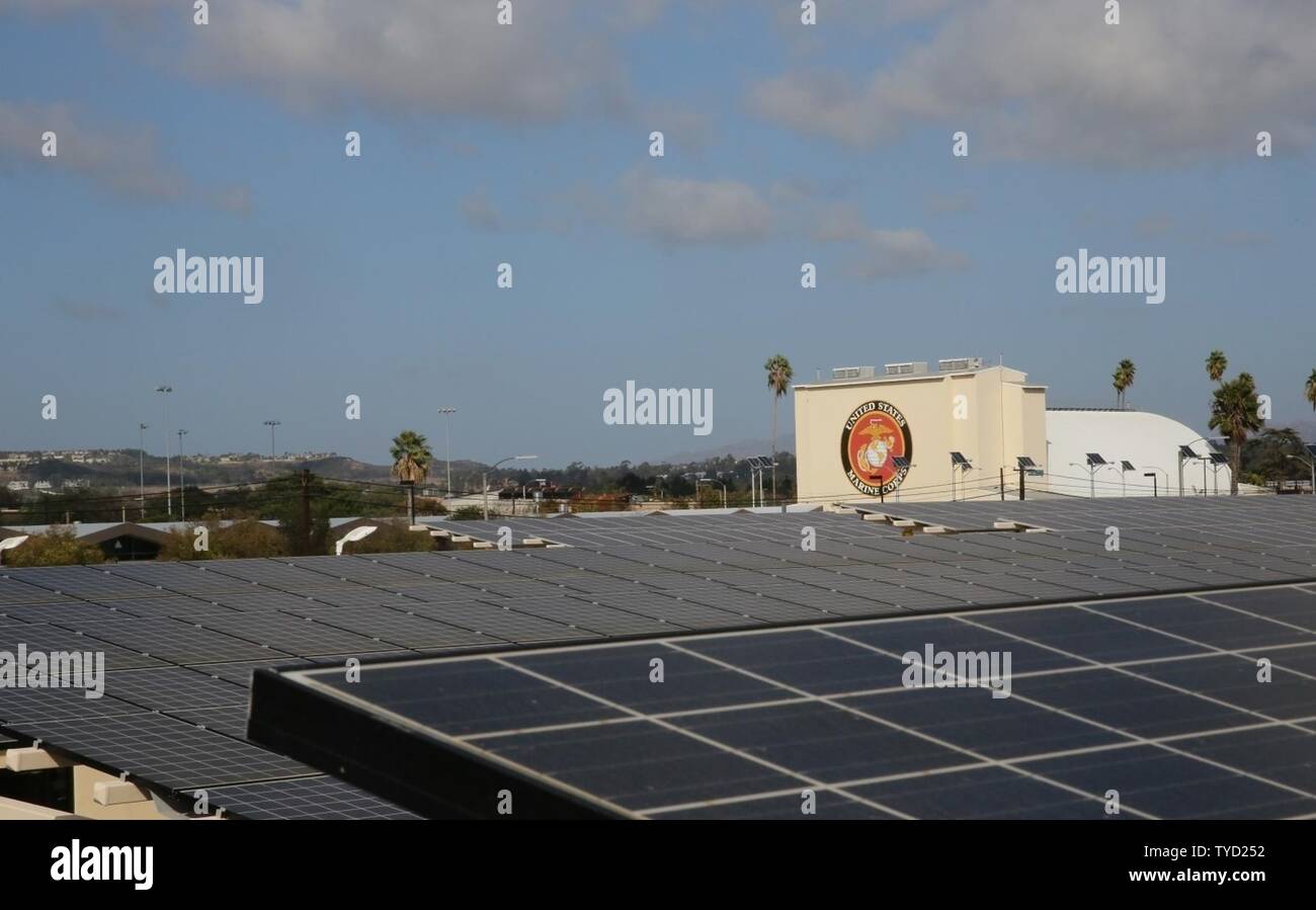 San diego naval base solar hi-res stock photography and images - Alamy