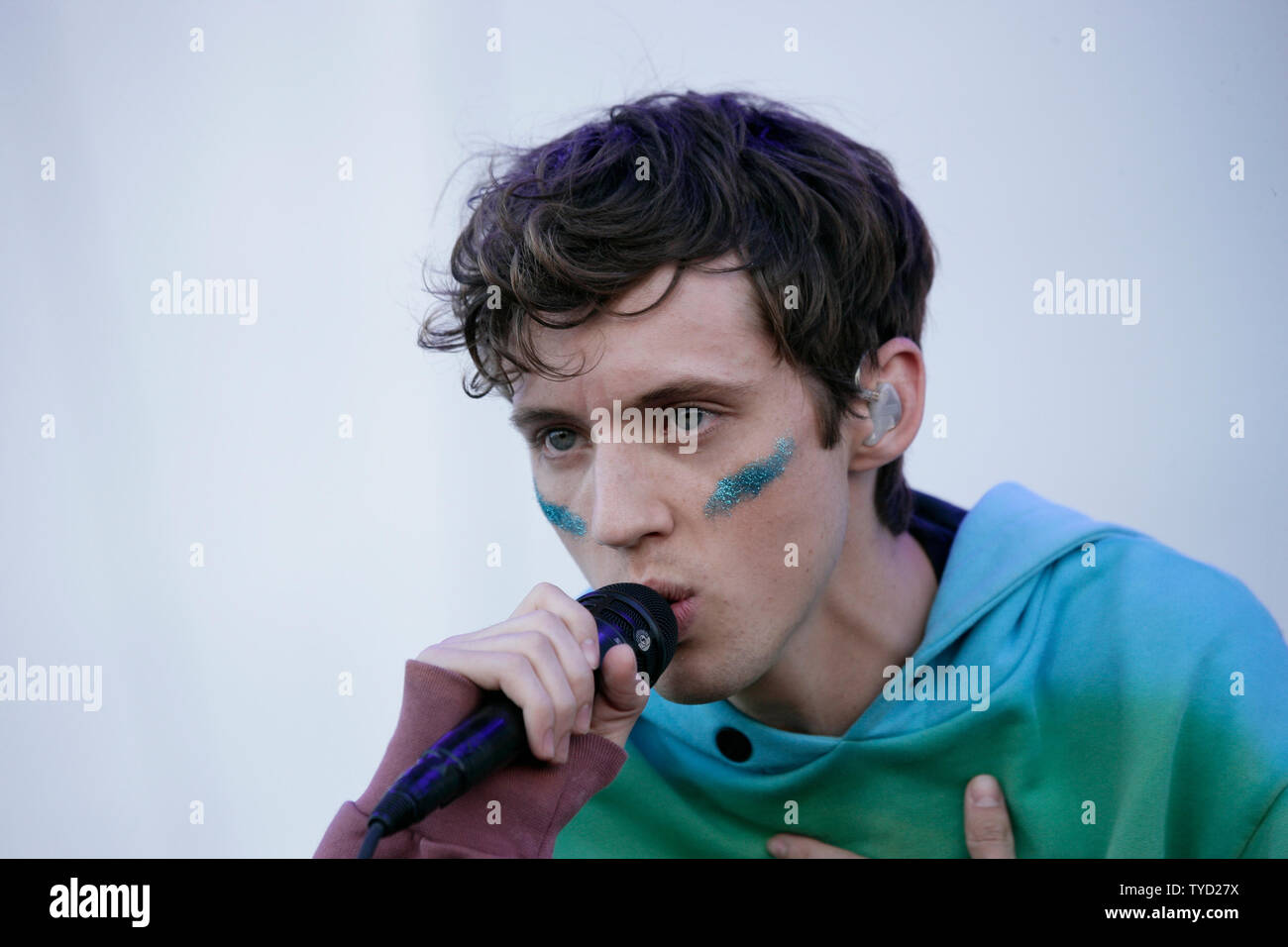 Troye sivan 2016 hi-res stock photography and images - Alamy