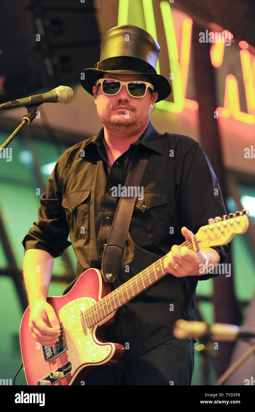 Randy Rogers of The Randy Rogers Band performs on Fremont Street in Las ...