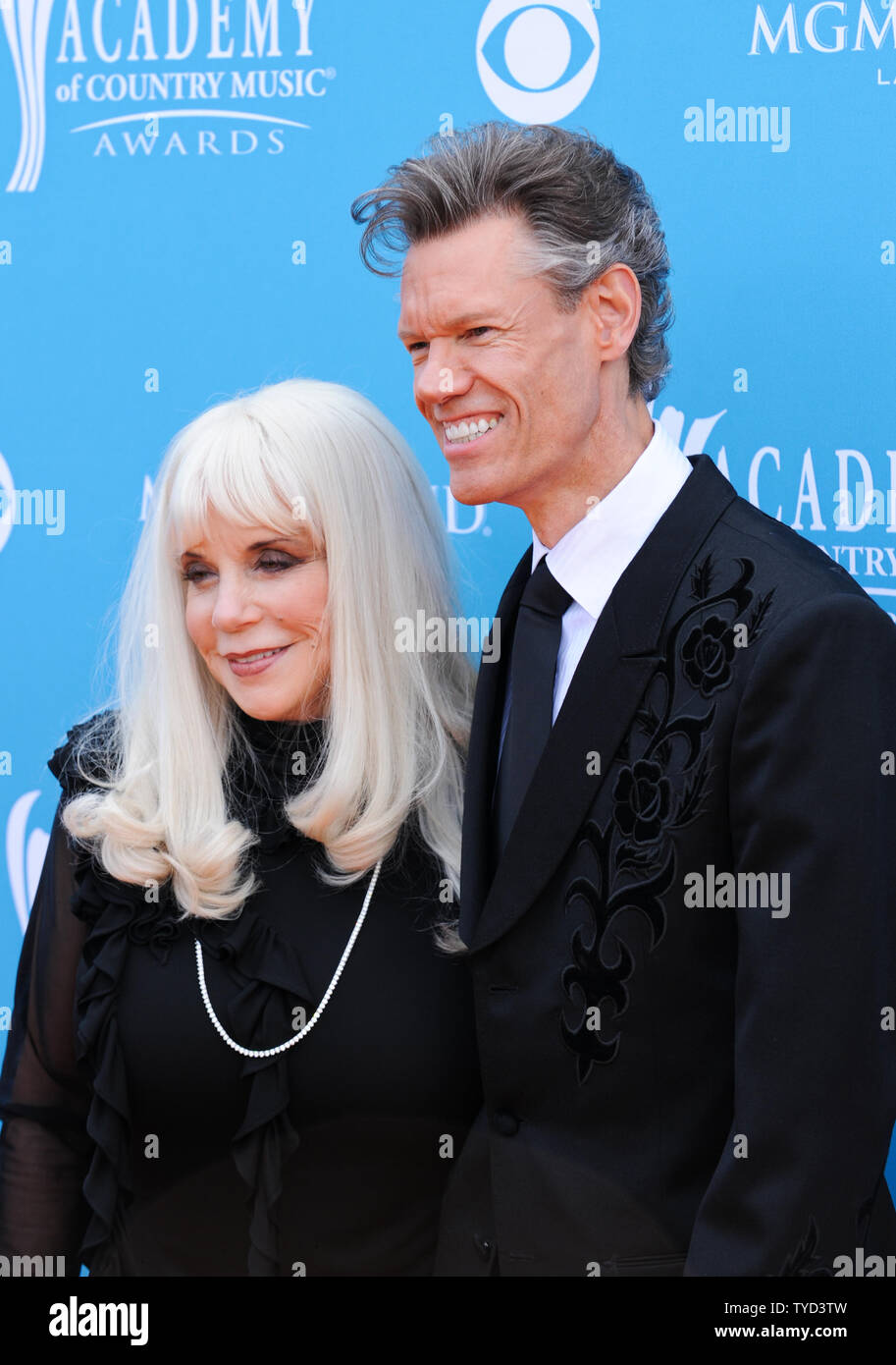 Elizabeth travis hi-res stock photography and images - Alamy