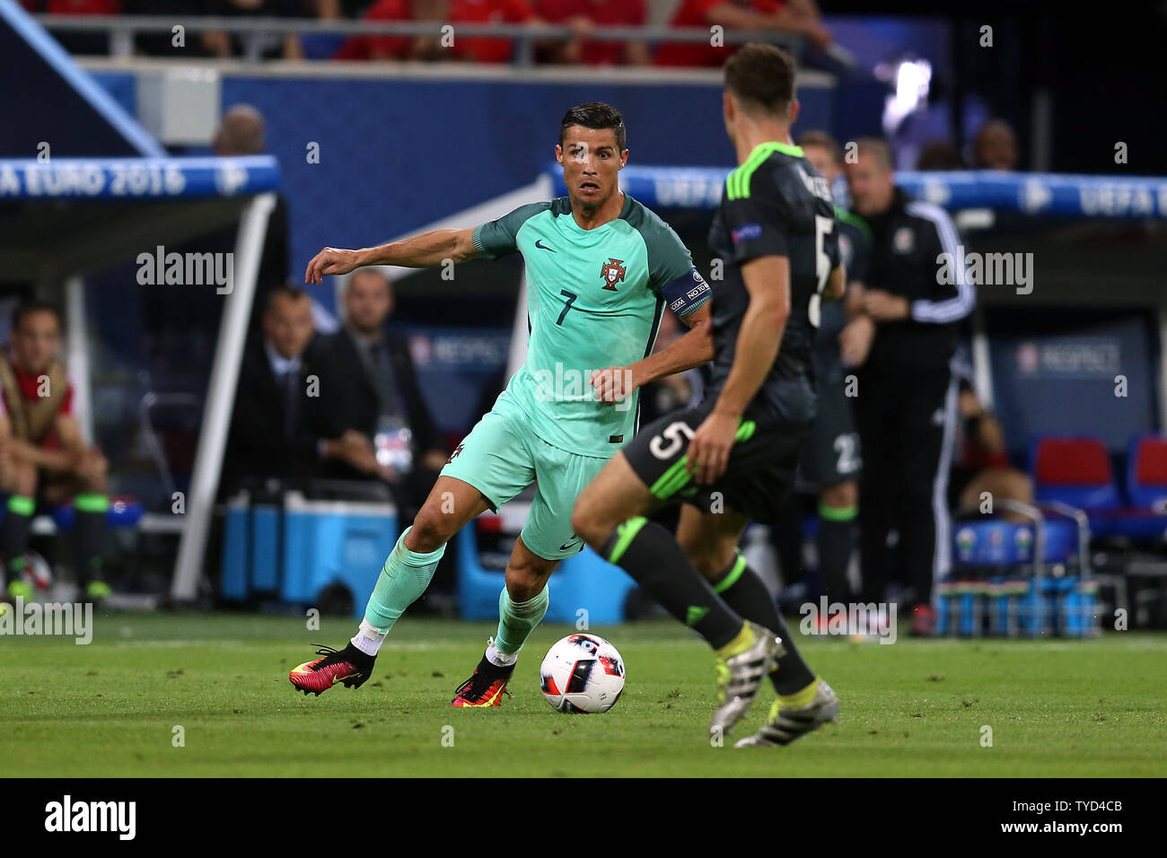 Cristiano ronaldo 2016 hi-res stock photography and images - Alamy