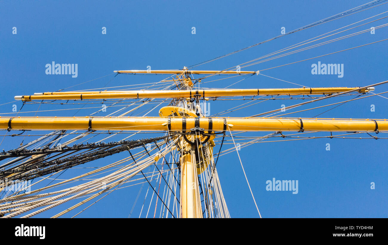 Mast, yard and rigging of a sailing vessel Stock Photo - Alamy