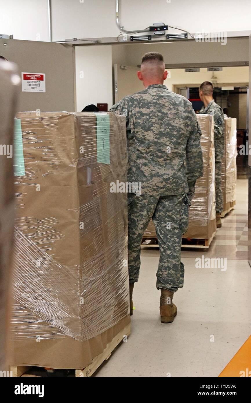 Army barrack office hi-res stock photography and images - Alamy
