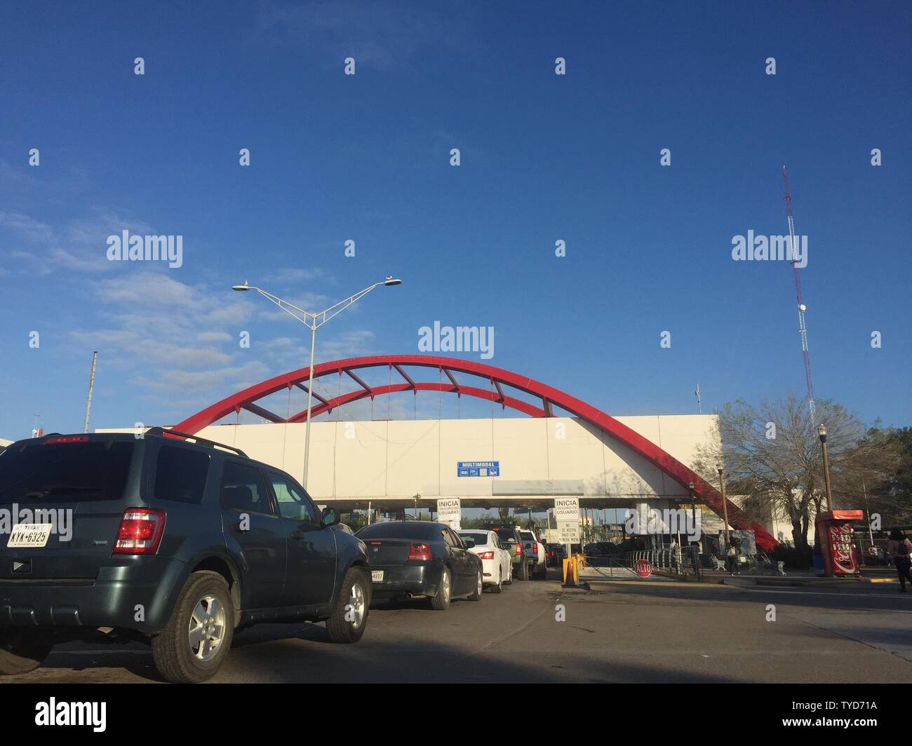 Cars line up to enter the United States from Matamoros, Mexico at the ...