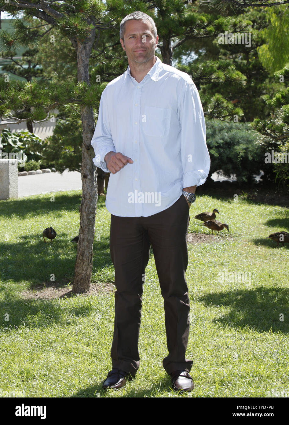 Actor Rob Estes arrives at a photocall for the television show "90210 ...