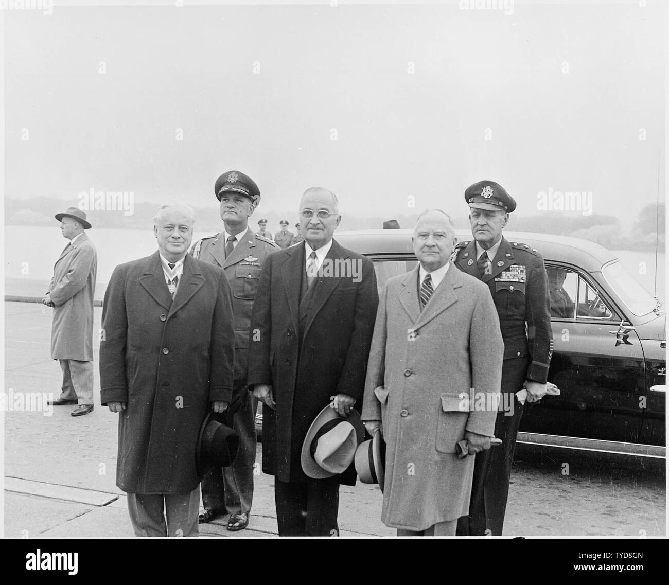 Photograph of President Truman and other dignitaries at the Jefferson ...
