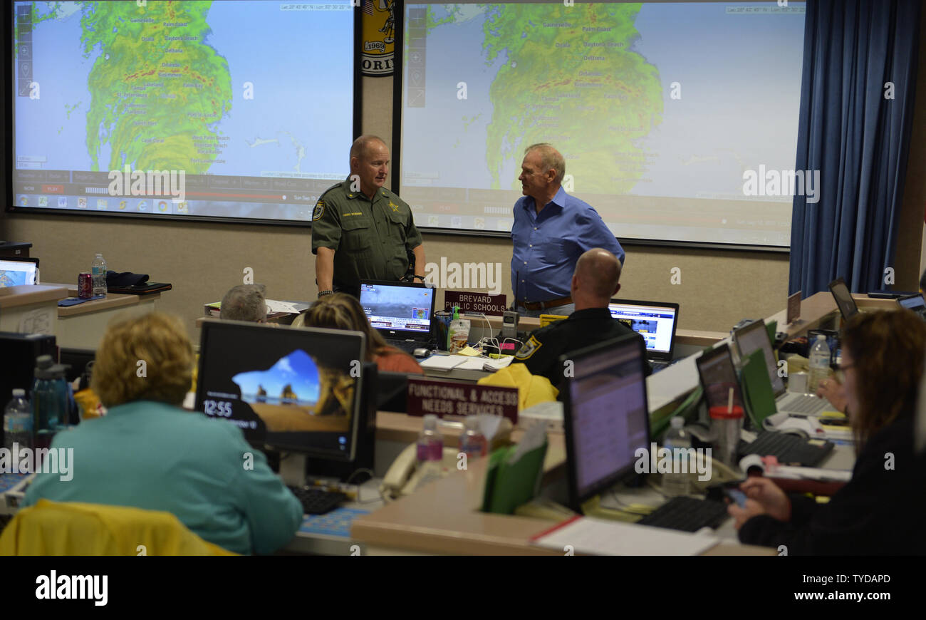 Hurricane emergency operations center hi-res stock photography and ...