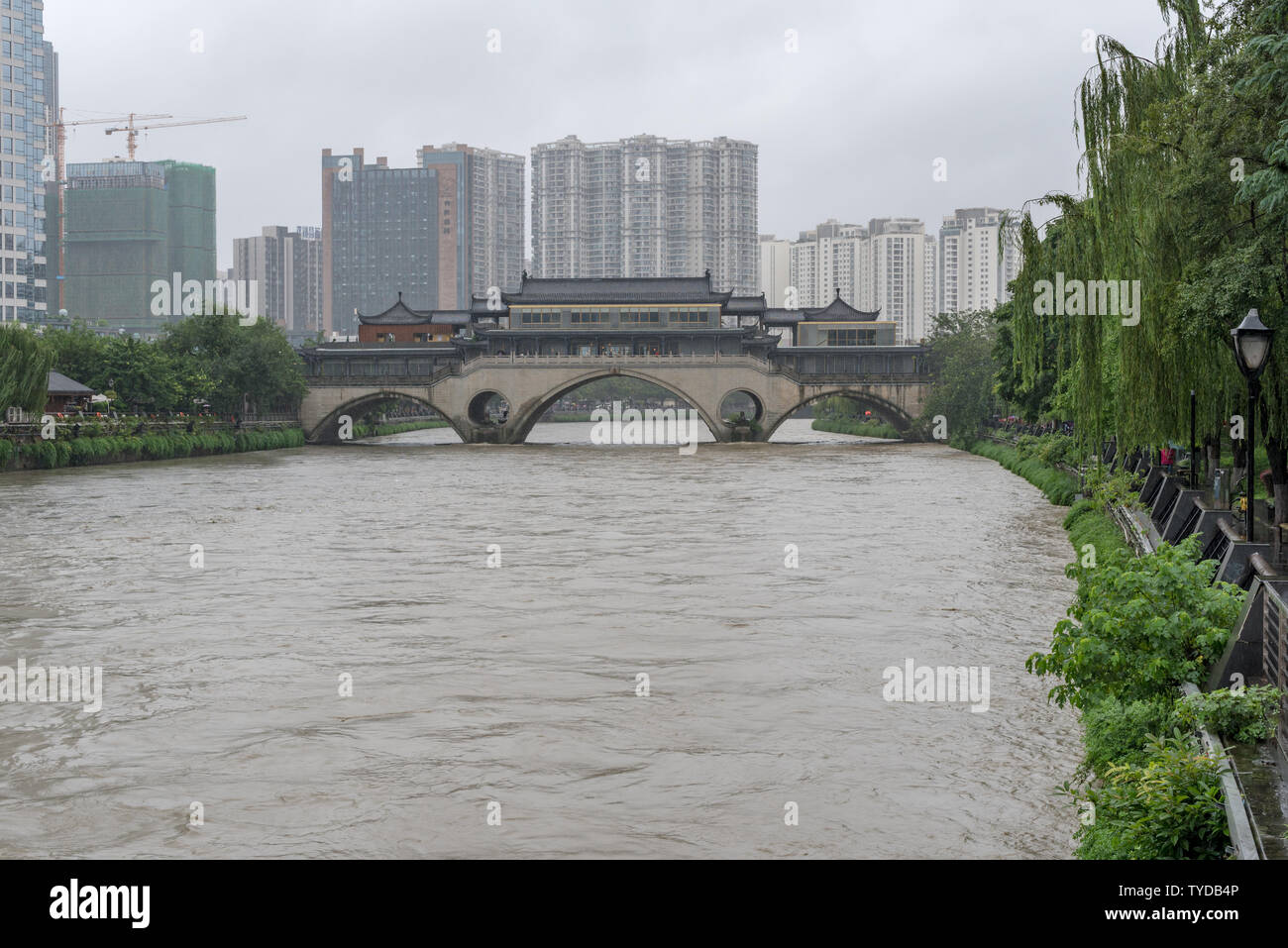After heavy rain on Anshun Bridge in Chengdu Stock Photo - Alamy