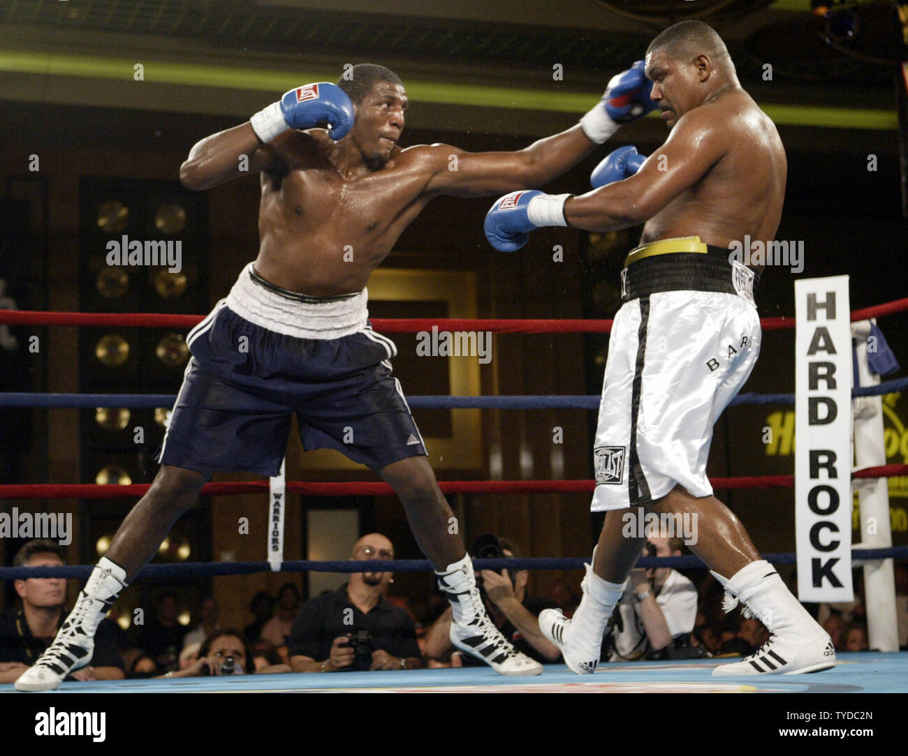 Kendrick Releford conects to the head of Ramon Garbey in NABF ...