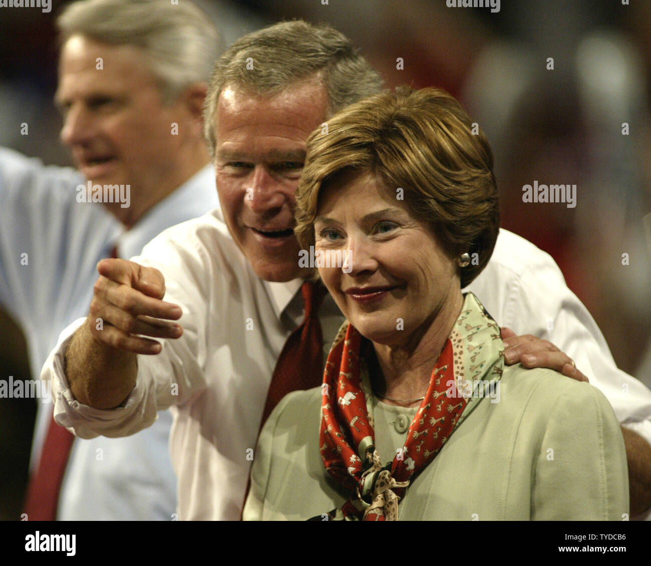 President George W. Bush and First Lady Laura Bush campaigns in South ...