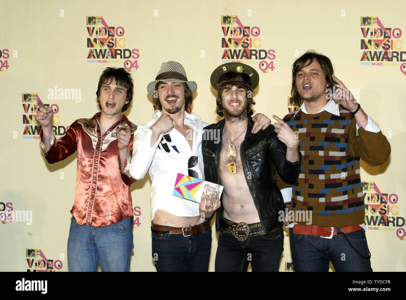 2004 mtv music video awards hi-res stock photography and images - Alamy